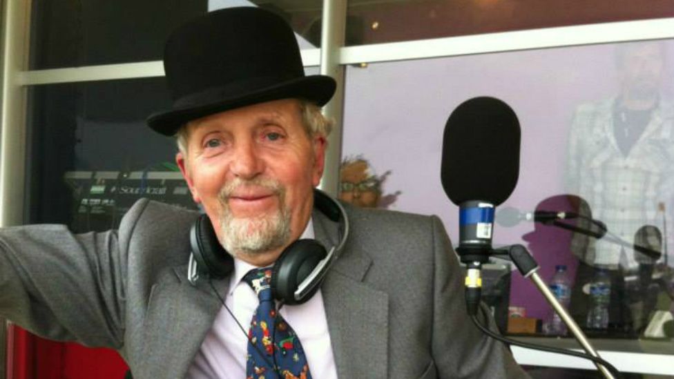 Memorial for Radio Leeds' gardening stalwart Joe Maiden - BBC News