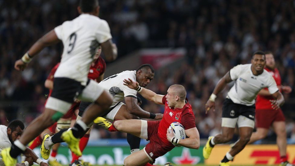 Heart attack Rugby World Cup fan seeks 'hero' doctor - BBC News