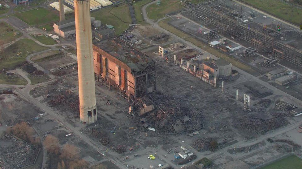Didcot power station collapse: Christopher Huxtable funeral - BBC News