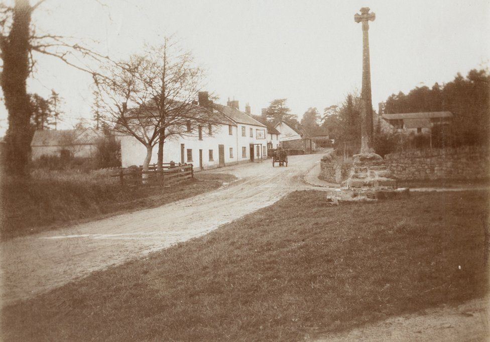 Newly discovered photographs by poet Edward Thomas - BBC News