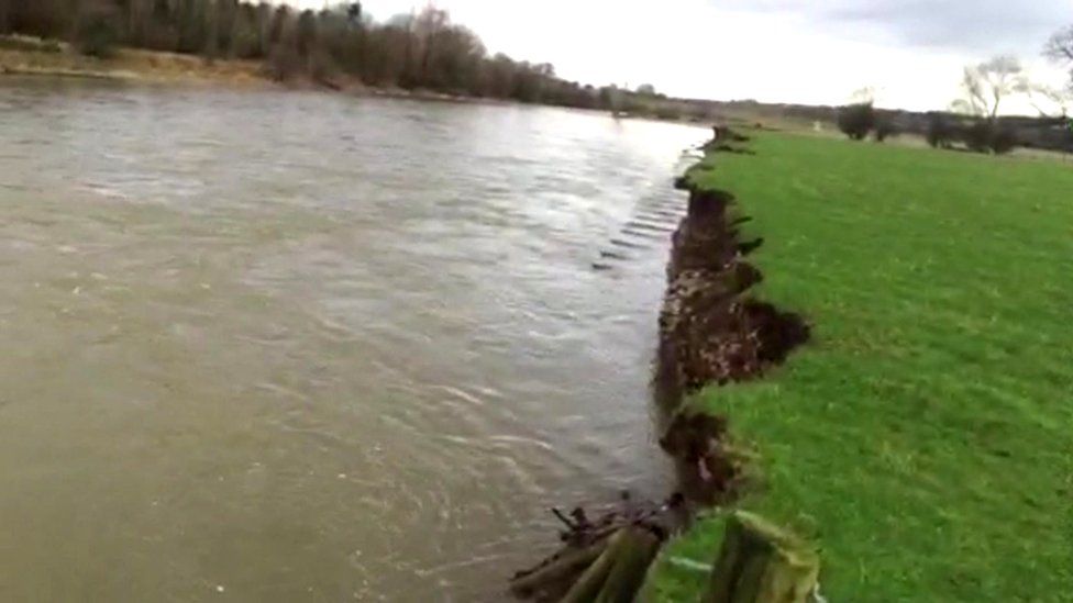 Cumbrian farmer watched sheep flock drown - BBC News