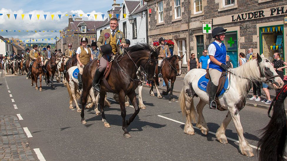 In pictures: Lauder Common Riding - BBC News