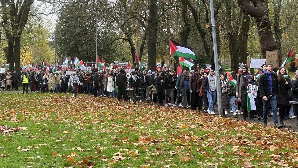 Pro-Palestinian rallies held in Manchester and Liverpool - BBC News