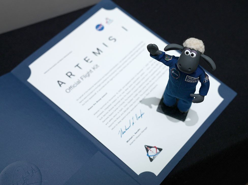 Shaun the Sheep baaack in Britain after Moon mission - BBC Newsround