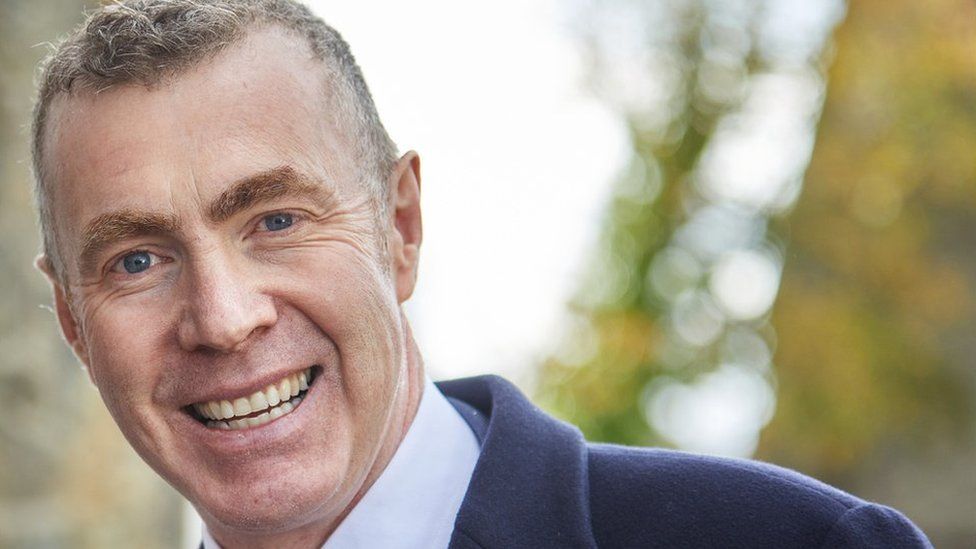 Etholiad 2021: Pwy yw Adam Price, arweinydd Plaid Cymru? - BBC Cymru Fyw