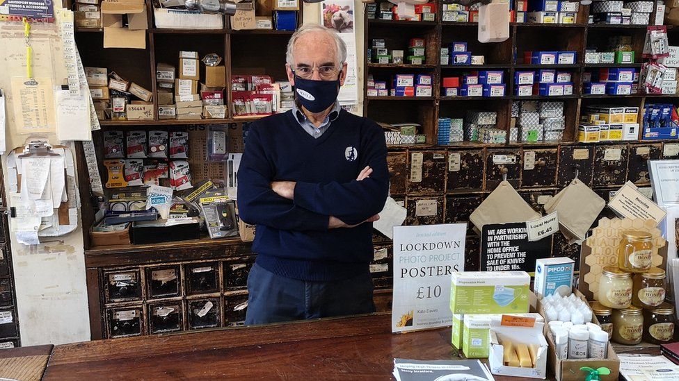 Stony Stratford: High street closure 'adds insult to injury' - BBC News
