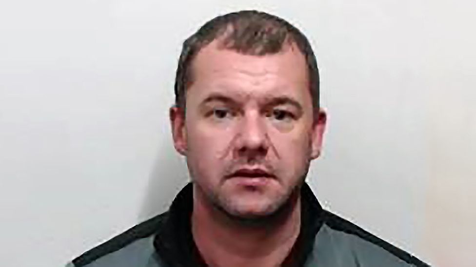 Police hunt for on-the-run rapist David McCue - BBC News