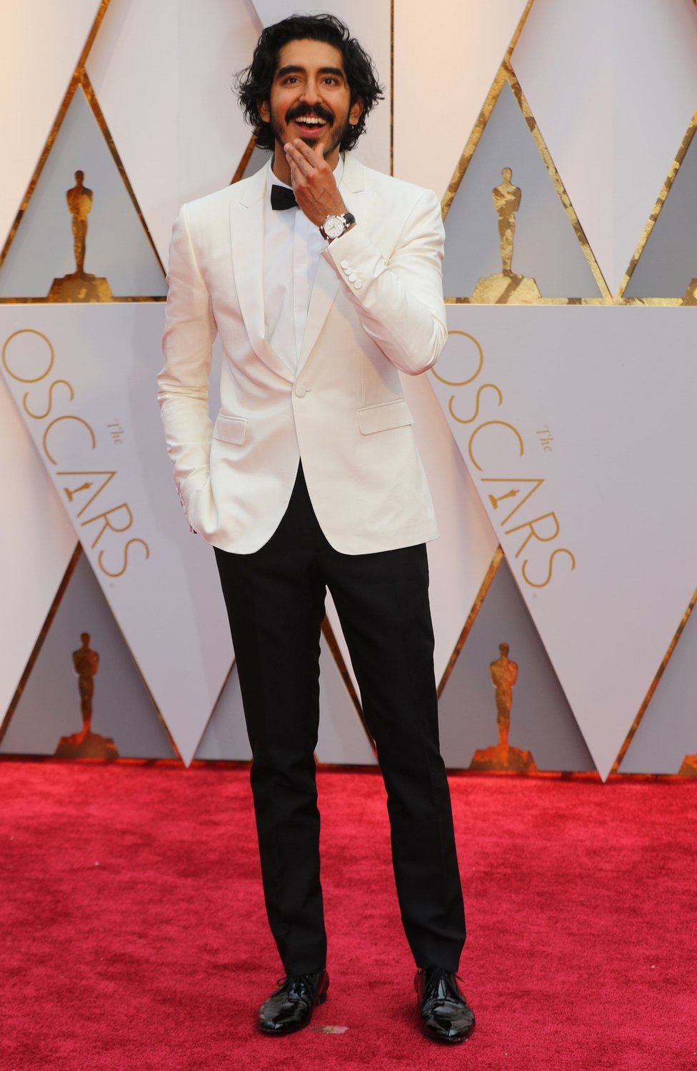 In pictures: Fashion at the Oscars - BBC News