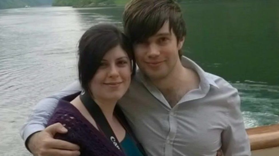 Ipswich murder-suicide: Police took pair to A&E before deaths - BBC News