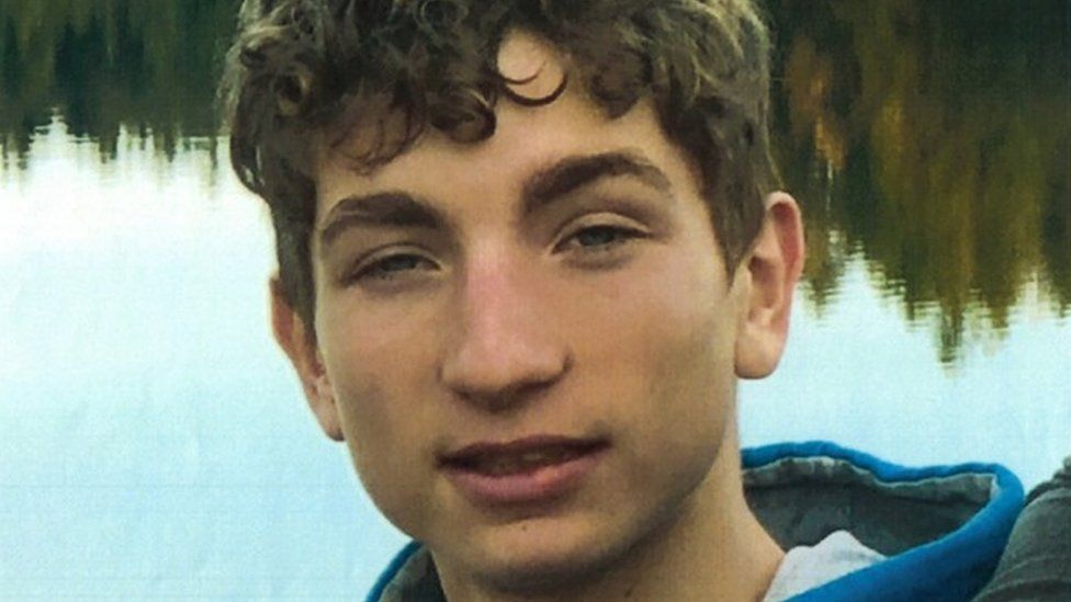 Edinburgh boy missing for three days is found - BBC News