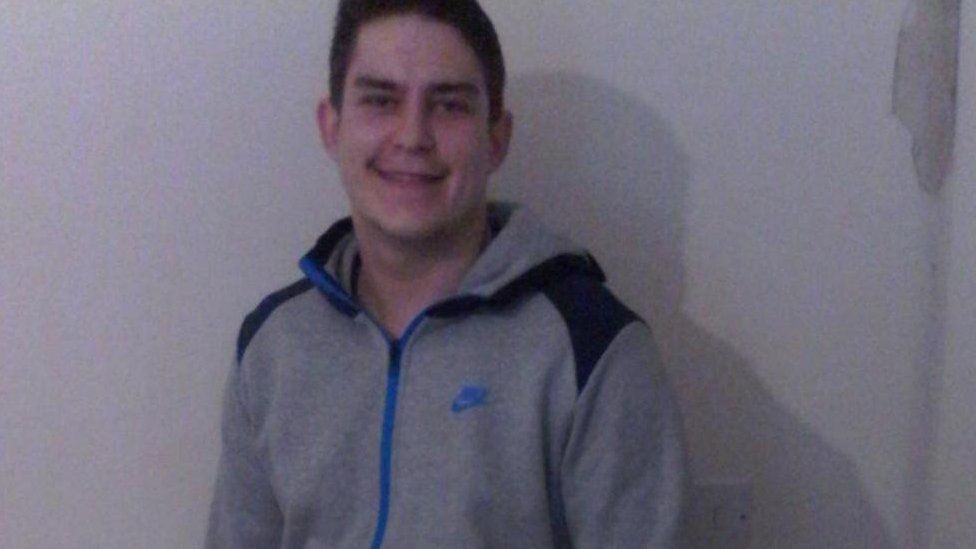 Richard Hardy death: Four jailed after drug debt murder - BBC News