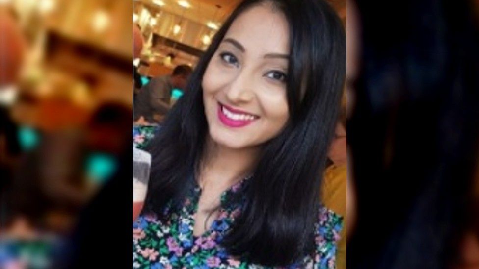 Tributes to 'kind-hearted' mother killed in Walsall crash - BBC News