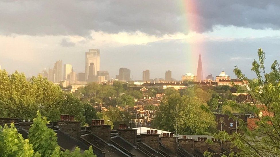 Double rainbow appears during clap for carers tribute - BBC News