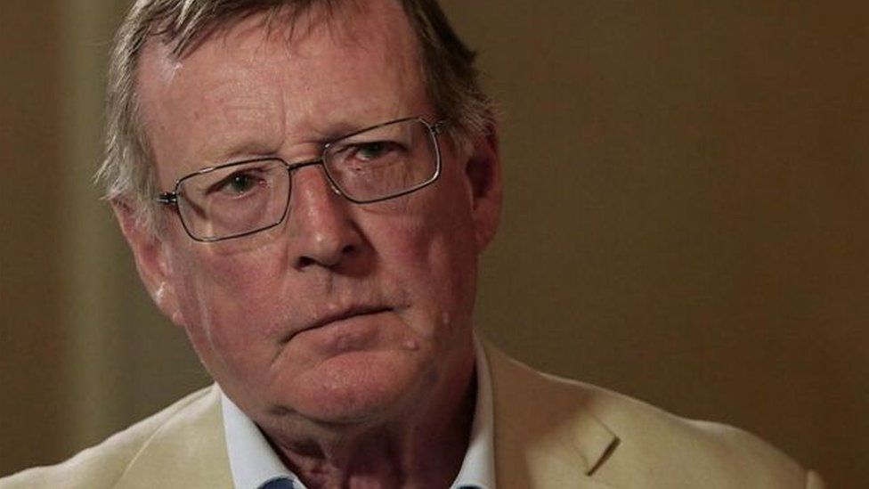 Northern Ireland fans remember Elvis - BBC News