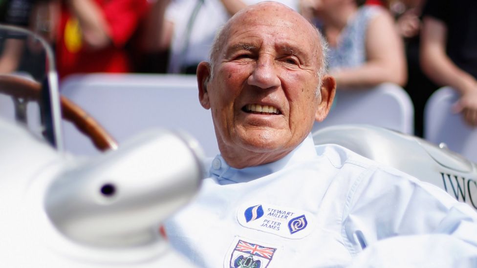 Sir Stirling Moss to retire from public life after illness - BBC Sport