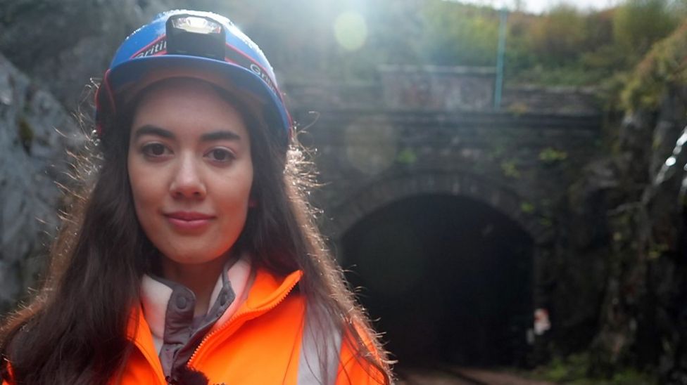 Network Rail ordered to improve train services in Wales - BBC News