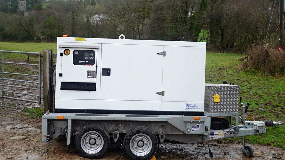 Storm damage leaves 1,400 still without power in South West - BBC News