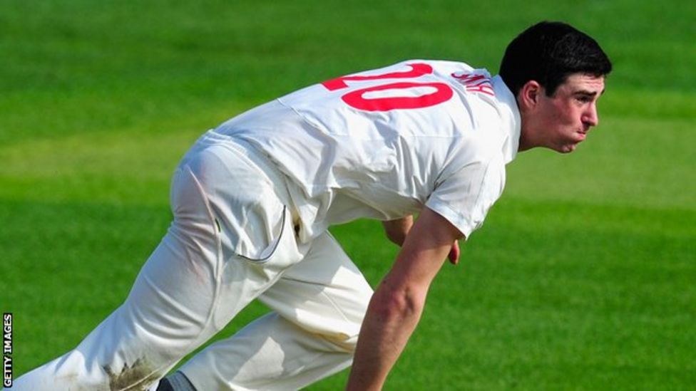 County Championship: Ruaidhri Smith boosts Glamorgan chances - BBC Sport