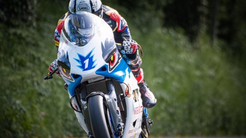 Isle of Man TT 2019: Mugen mounted Michael Rutter wins TT Zero - BBC Sport