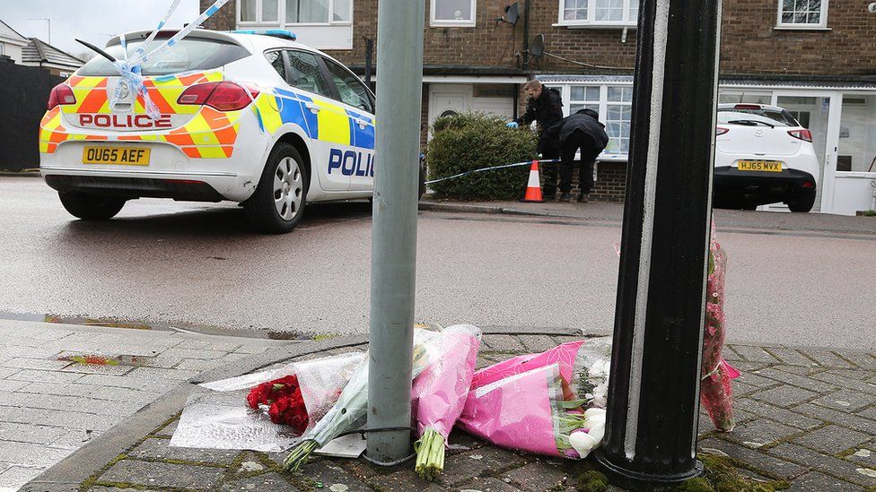 Hemel Hempstead stabbing: Man charged with murder - BBC News