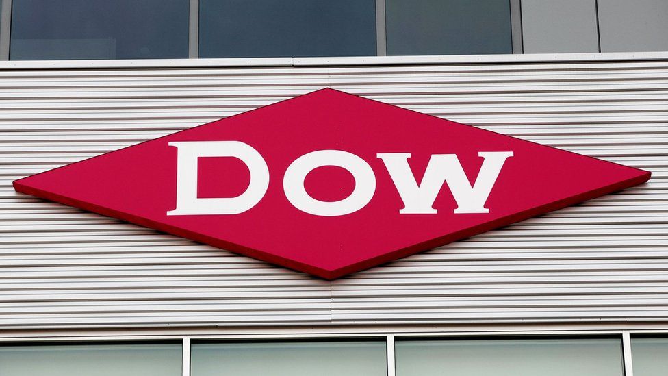 Dow and DuPont confirm merger plan - BBC News