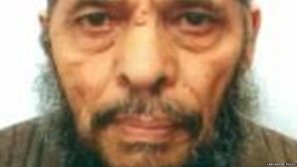 Mohammed Yousaf death: Police make weapon appeal - BBC News