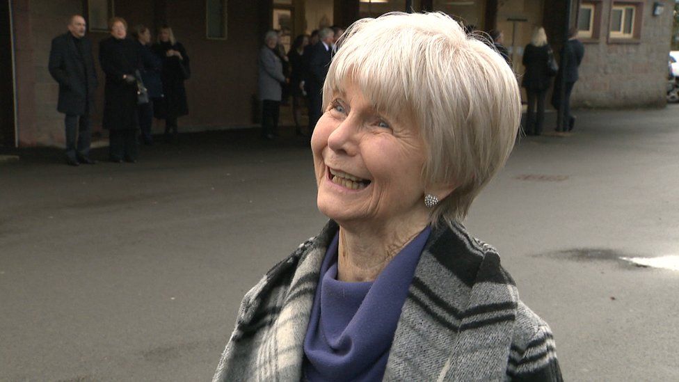 Veteran Scots entertainers join for Tom Alexander farewell - BBC News