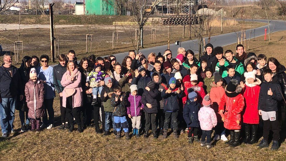 Ukrainians in Scotland inspire good deeds for war effort - BBC News