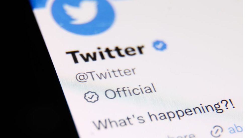 Twitter's blue tick restored to high profile accounts - BBC News