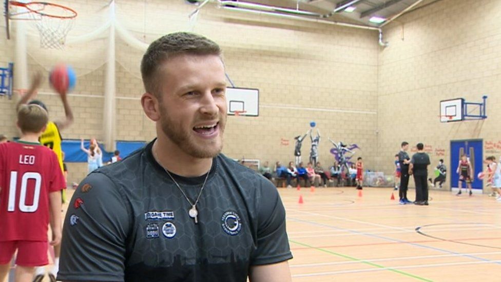 Basketball helps Middlesbrough teen stay away from crime - BBC News