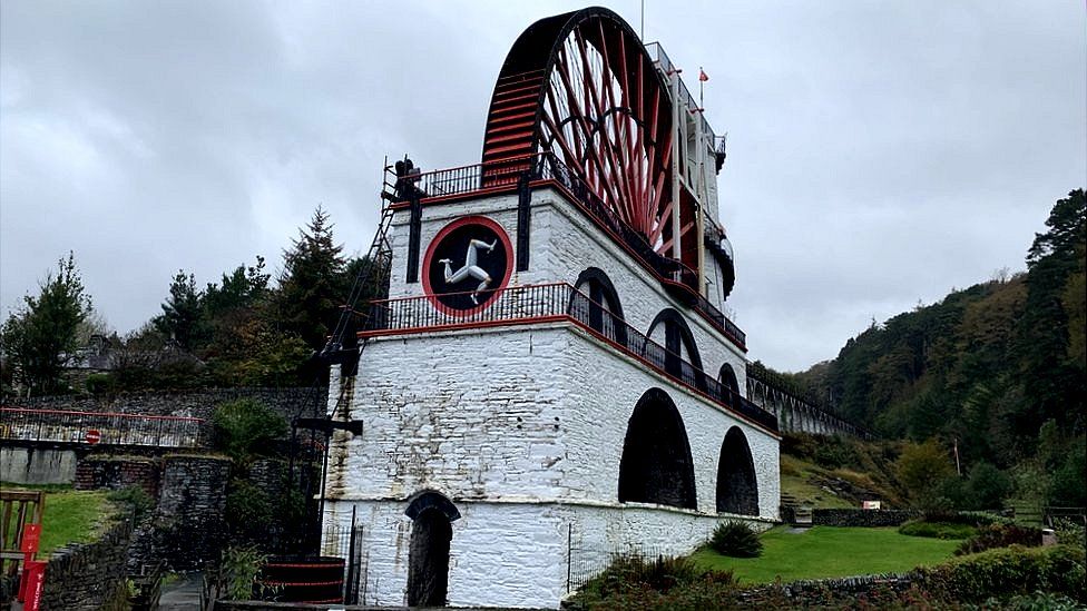 Isle of Man's Great Laxey Wheel stopped for second time - BBC News
