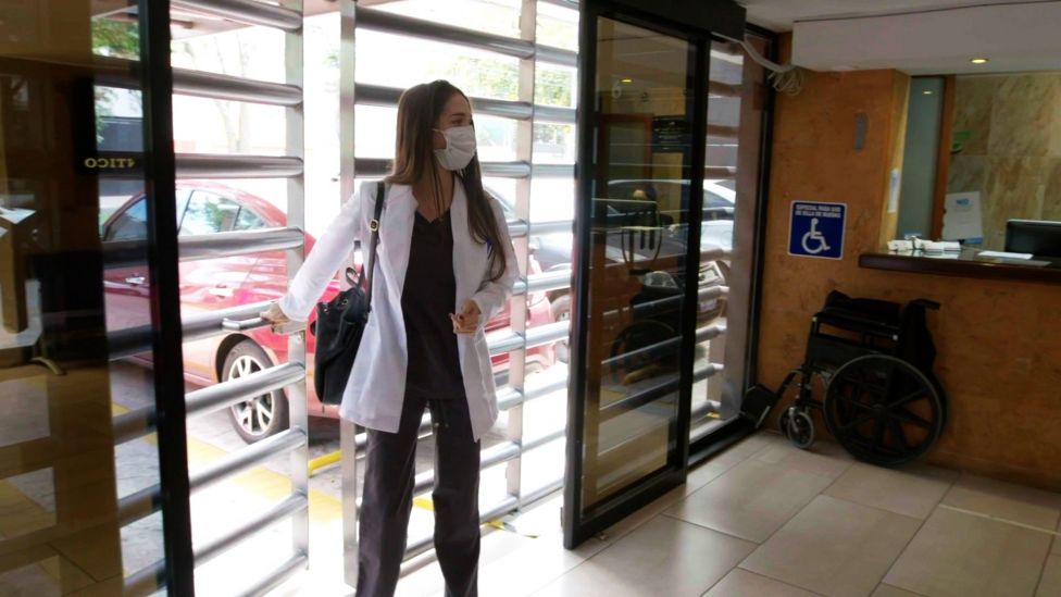 Coronavirus: Health workers face violent attacks in Mexico - BBC News