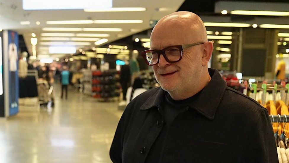 Primark to open four new stores and create 850 jobs - BBC News