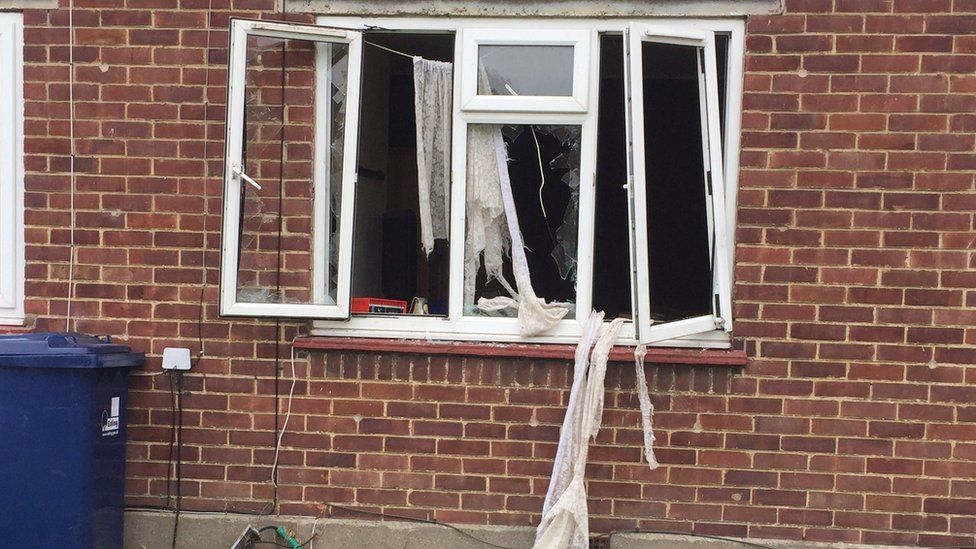 Northolt armed stand-off: Police actions to be reviewed - BBC News