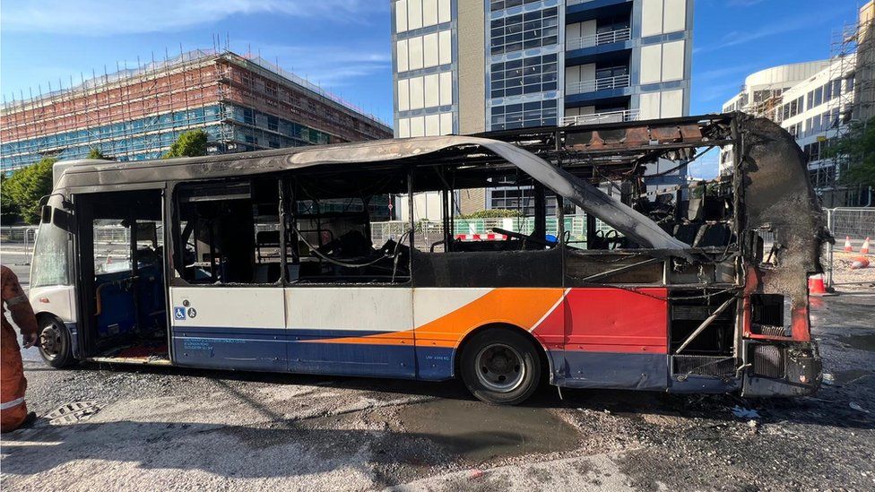 Swindon: Passengers unhurt after escaping bus fire in town - BBC News