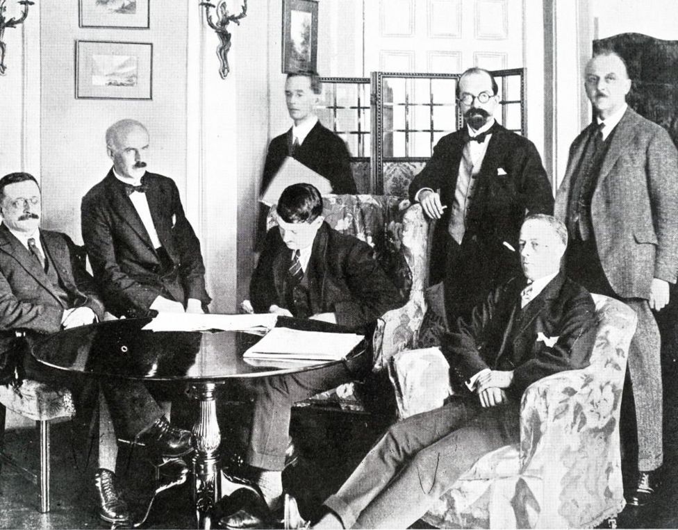 100 years on: What happened on Bloody Sunday? - BBC Newsround