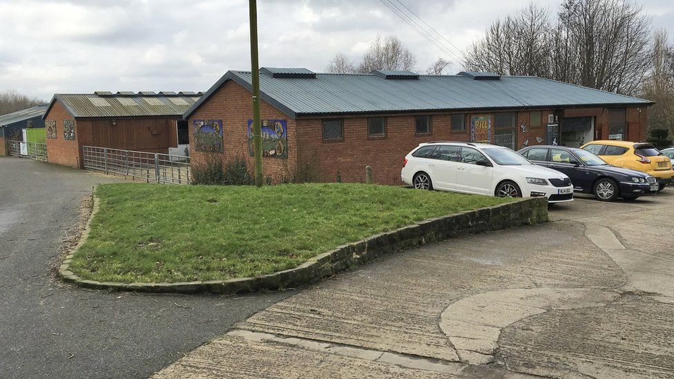 Gateshead Bill Quay Farm custodian pulls out - BBC News