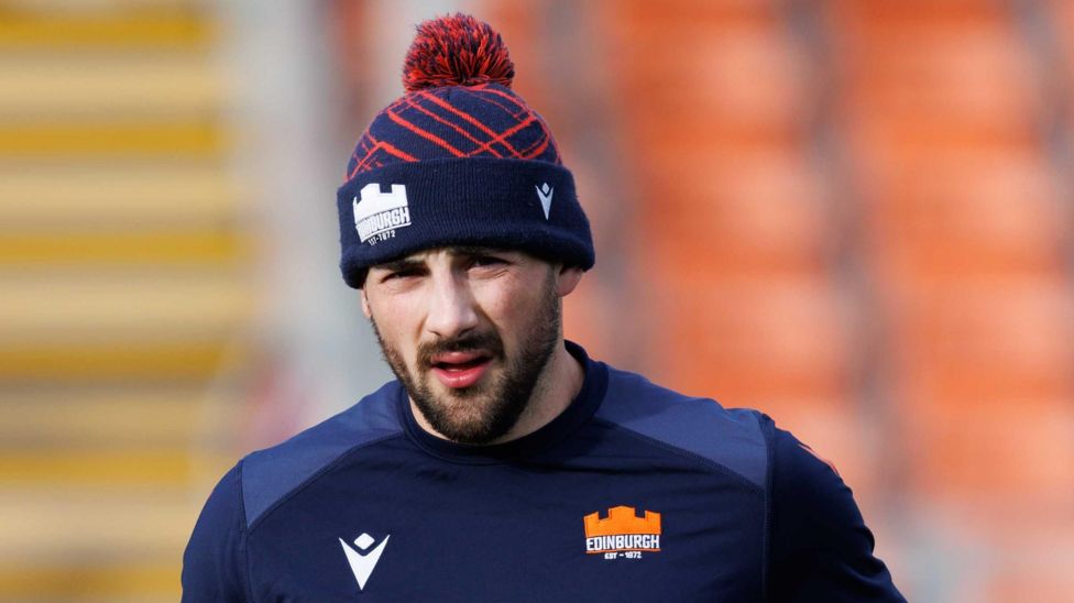 Charlie Shiel signs a one-year extension with Edinburgh - BBC Sport