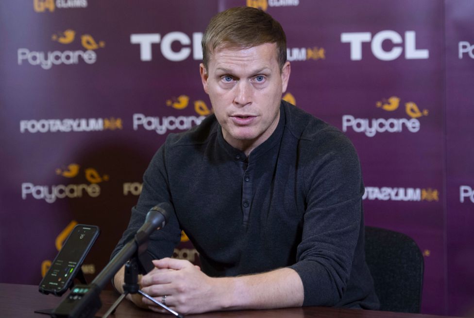 Hammell on 'sinking ship', transfer aims and home woes - BBC Sport