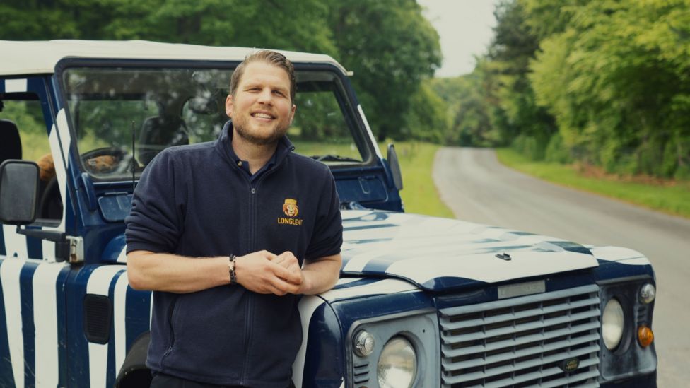 Longleat keeper running marathon in Africa for animal conservation ...