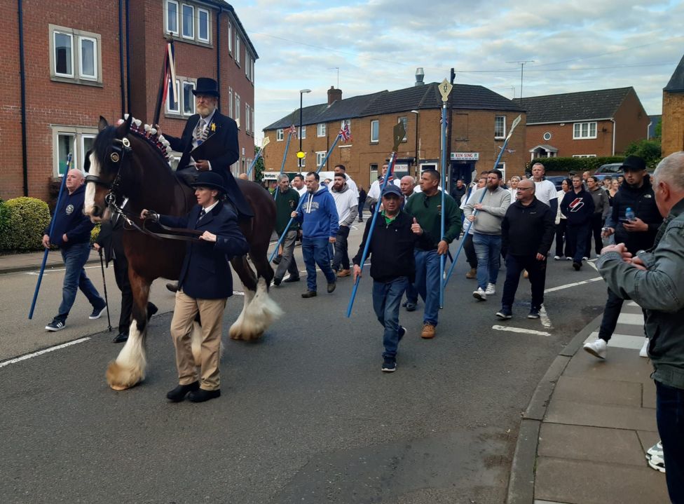 Rowell Fair in Rothwell launched with annual proclamation - BBC News