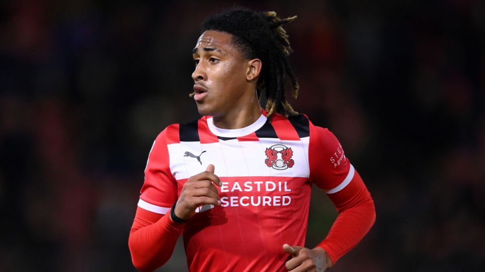 Zech Obiero signs contract extension with Leyton Orient - BBC Sport