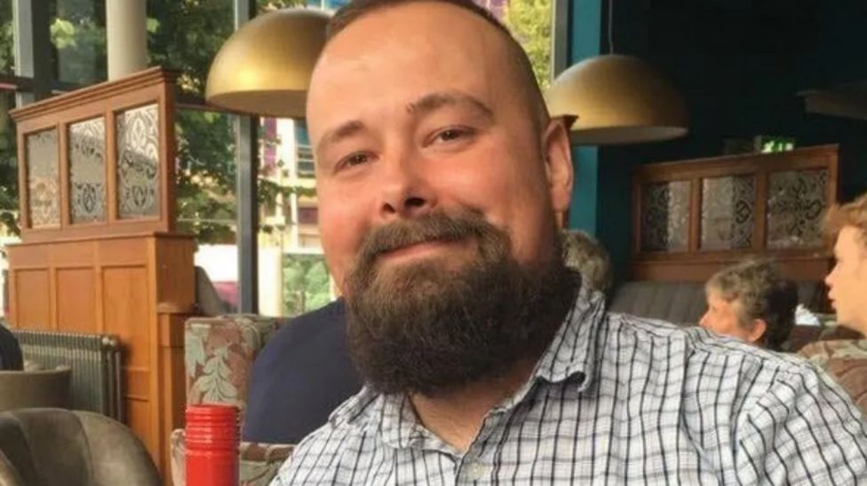 Ex-PC Lewis Wood jailed after sharing images of dead body - BBC News