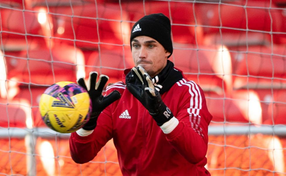 'Must be at our very best' - Roos - BBC Sport