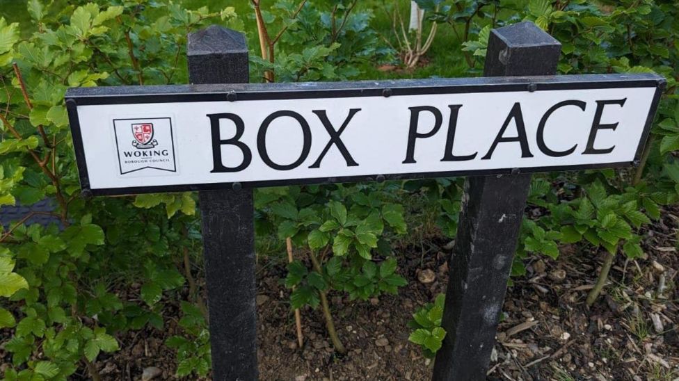 Wokingham Street sign error is upsetting, says bereaved wife - BBC News