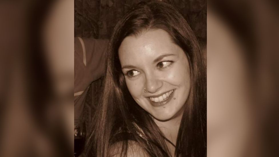 Jennifer Andrews death: Family's tribute to 'beautiful' woman - BBC News