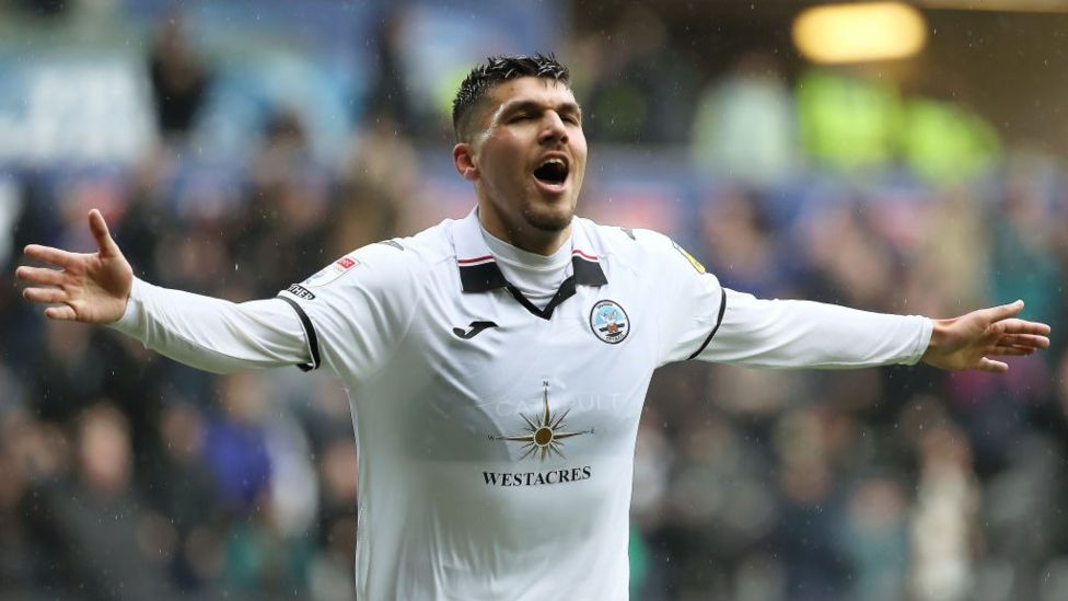 Swansea 1-3 Middlesbrough: Boro narrow gap on top two - BBC Sport