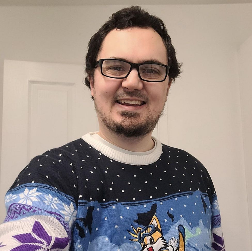 PIP disability benefit changes: ‘I want to keep my dignity’ - BBC News