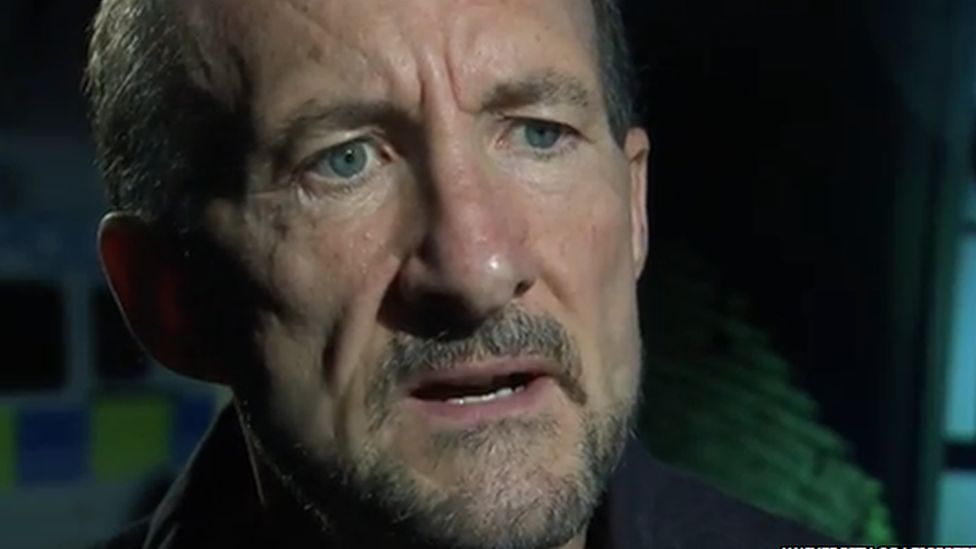 Alfred Rouse 'blazing car murder': New DNA tests used - BBC News