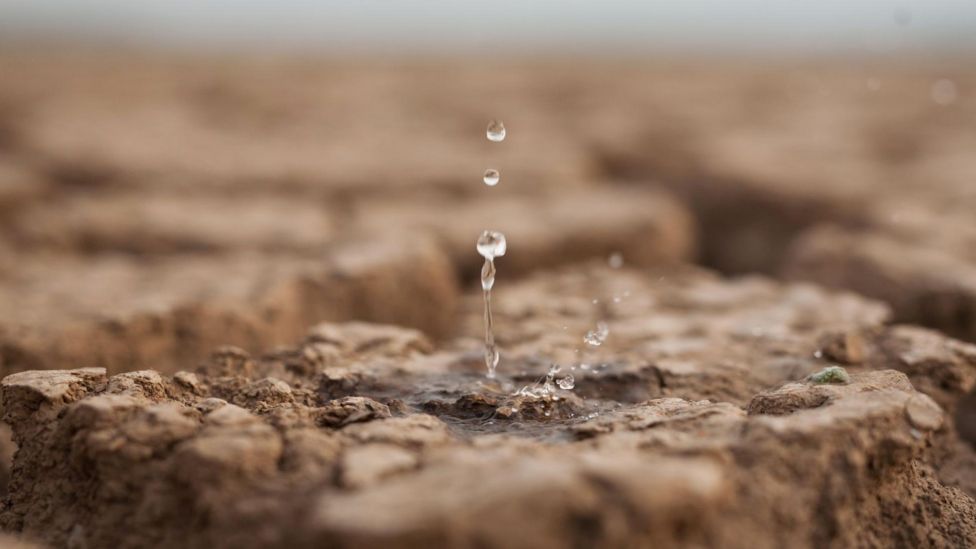 Earth's first rainwater may have fallen 500 million years earlier than ...